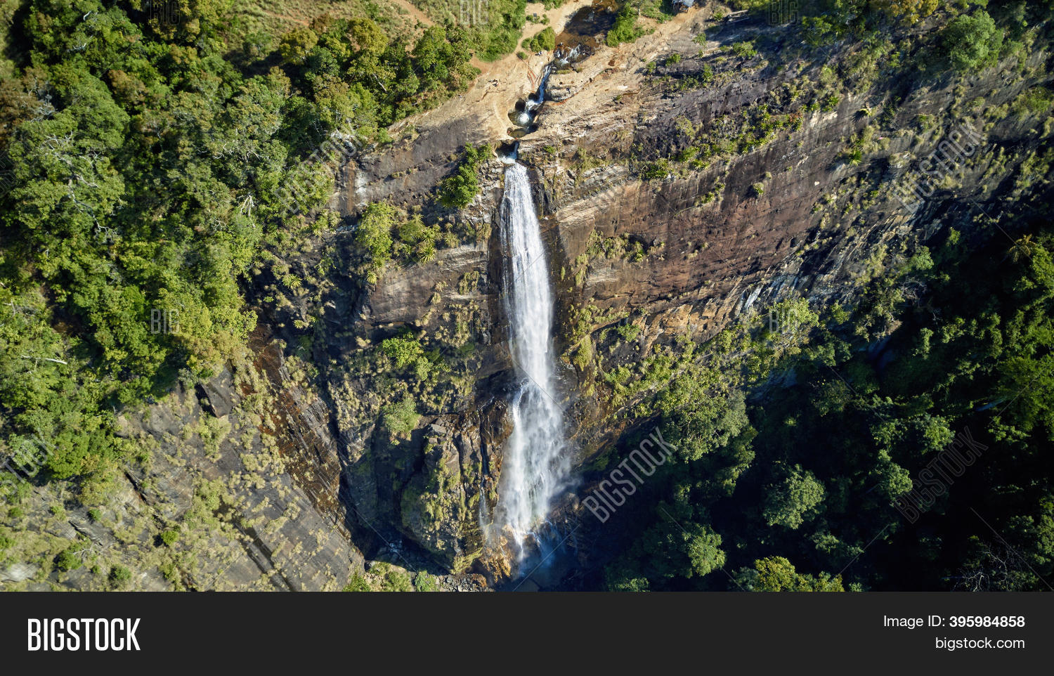 Diyaluma Falls Highest Image & Photo (Free Trial) | Bigstock