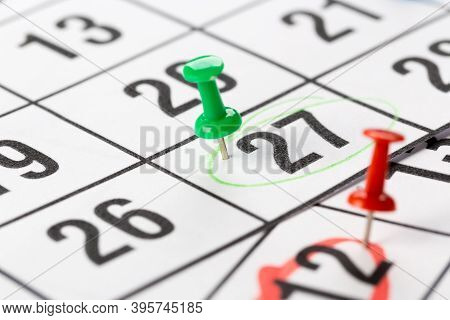 Thumbtack Calendar Image & Photo (Free Trial) | Bigstock