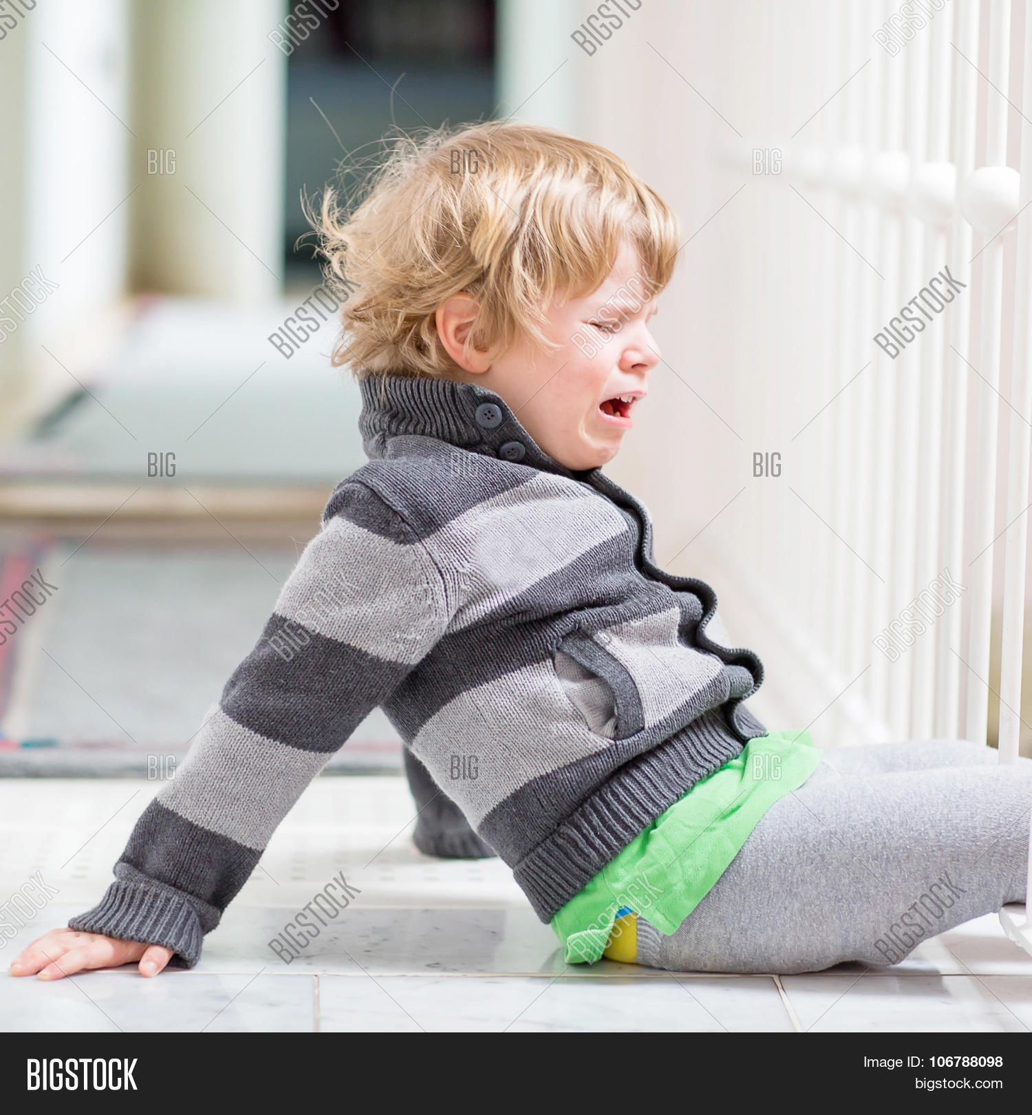 Little Kid Boy Crying Image & Photo (Free Trial) | Bigstock