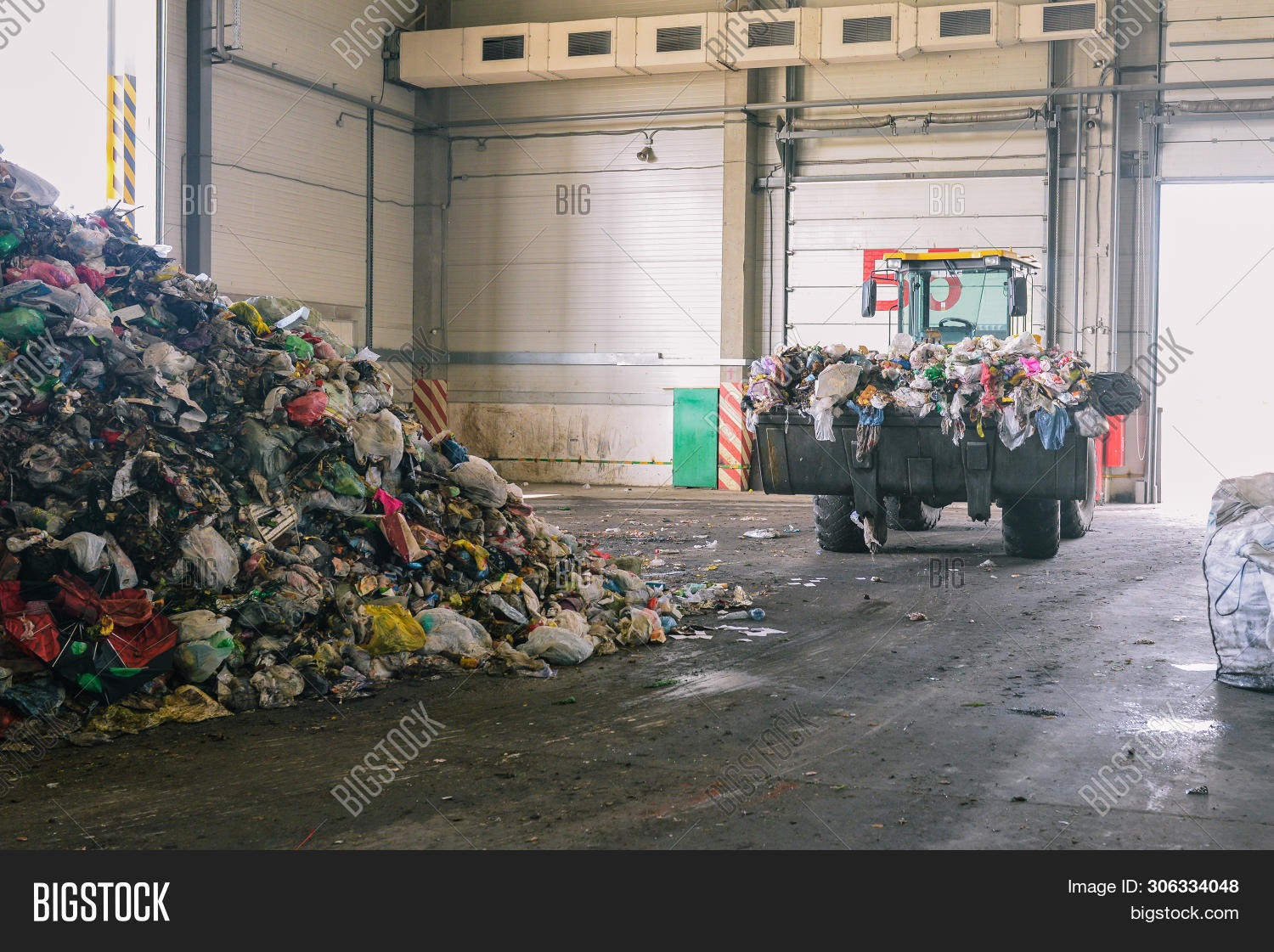 Tractor Transports Image & Photo (Free Trial) | Bigstock