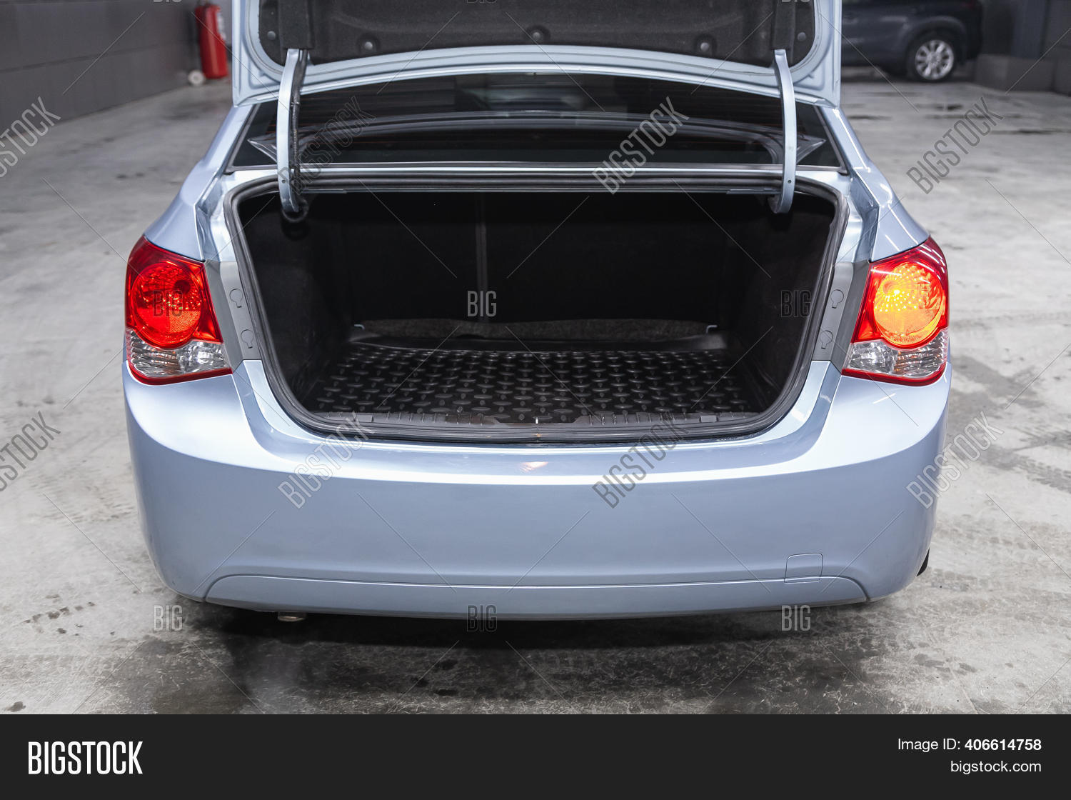 Chevrolet Cruze Trunk