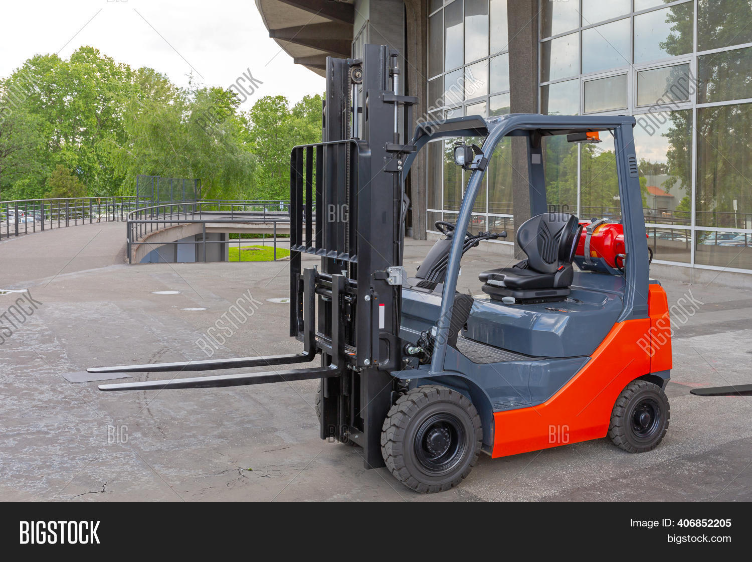 Gas Powered Forklift Image & Photo (Free Trial) | Bigstock