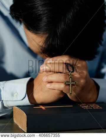 Asian Man Bowing His Image & Photo (Free Trial) | Bigstock