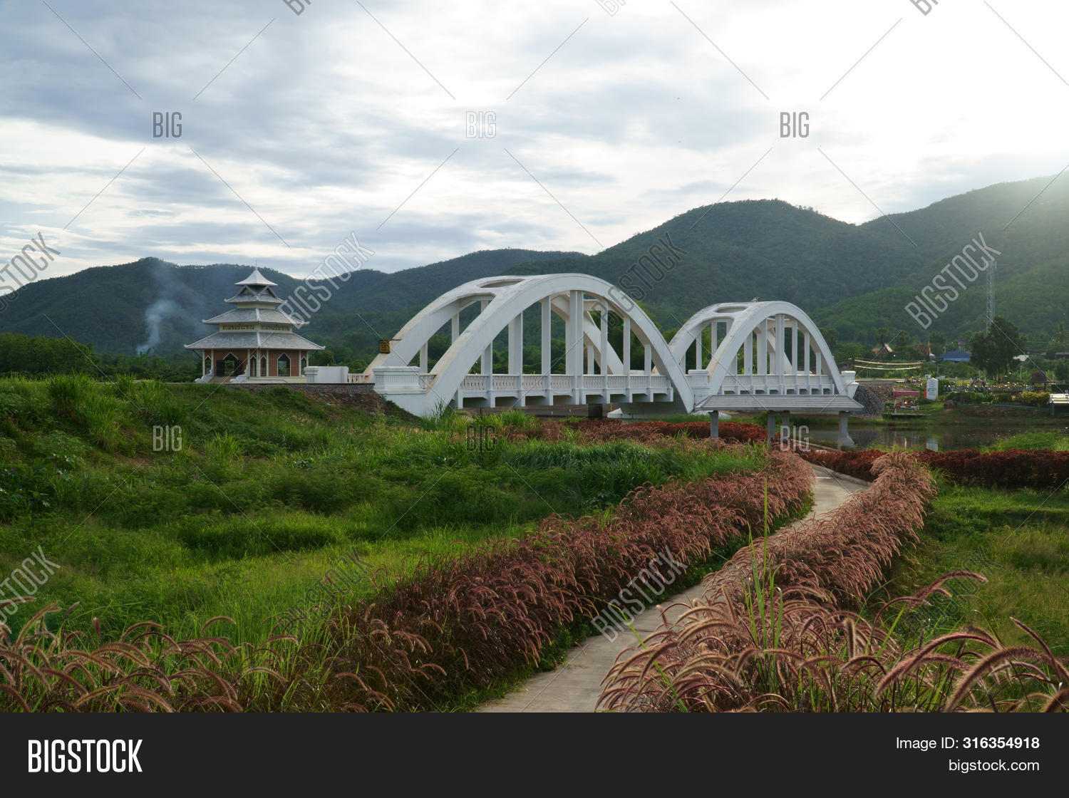 Image Tha Chomphu Image & Photo (Free Trial) | Bigstock