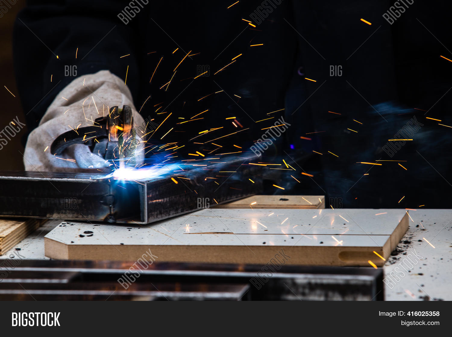 Man Welder Image & Photo (Free Trial) | Bigstock