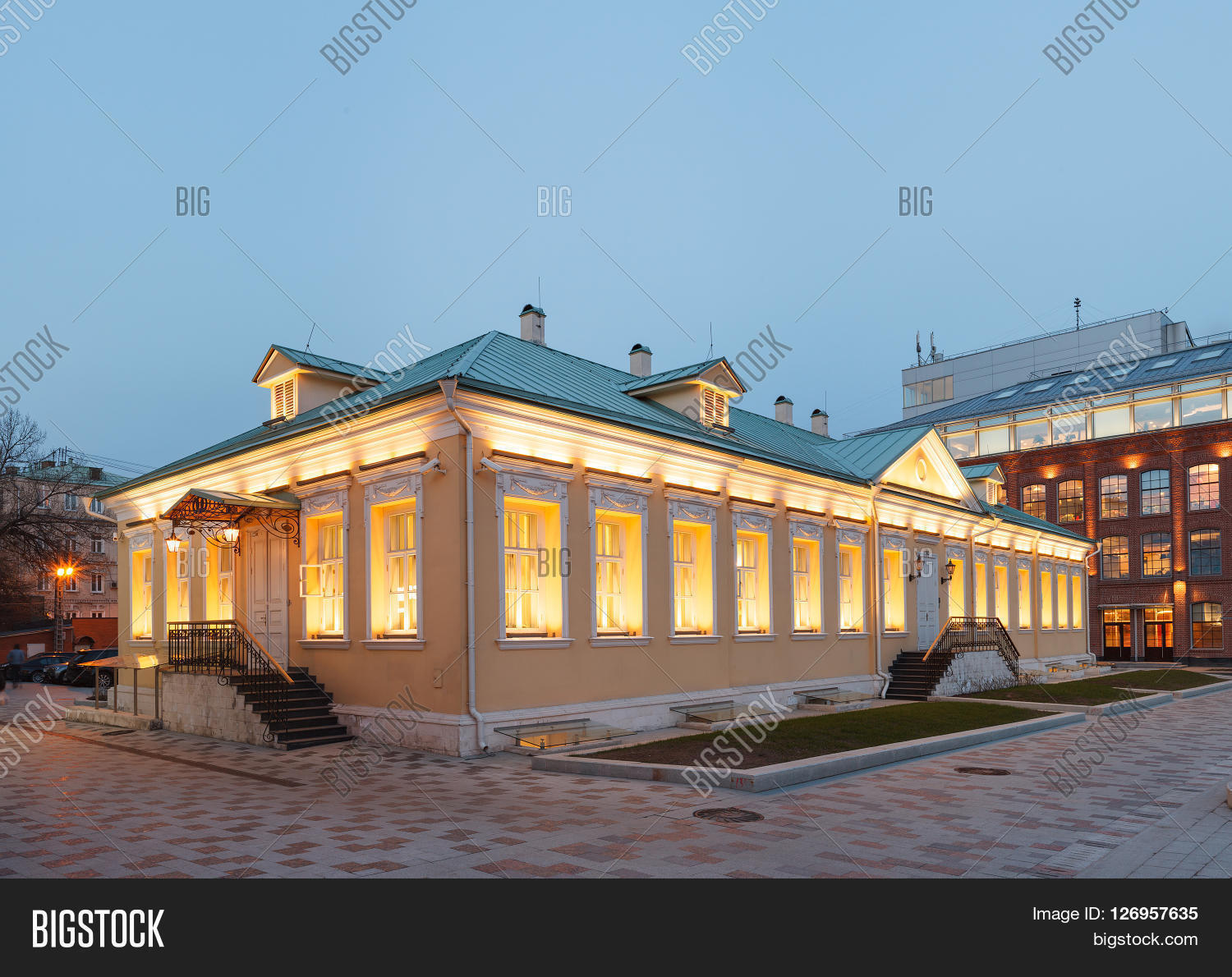 Single Storey Building Image & Photo (Free Trial) | Bigstock