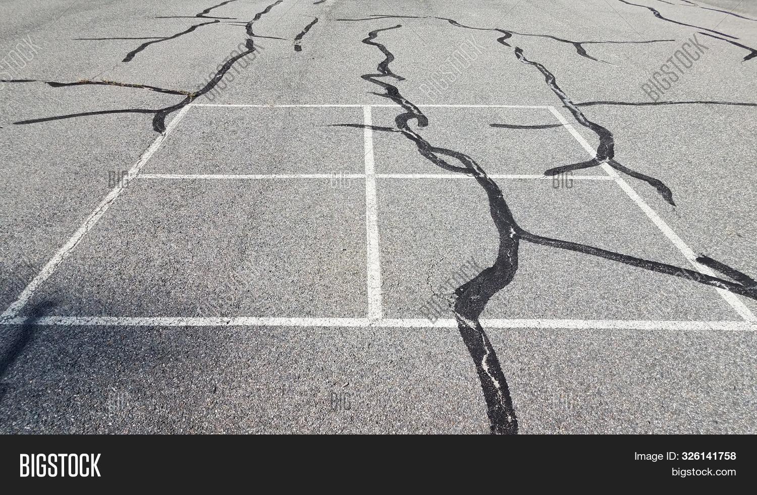 Four Square Lines On Image & Photo (Free Trial) | Bigstock