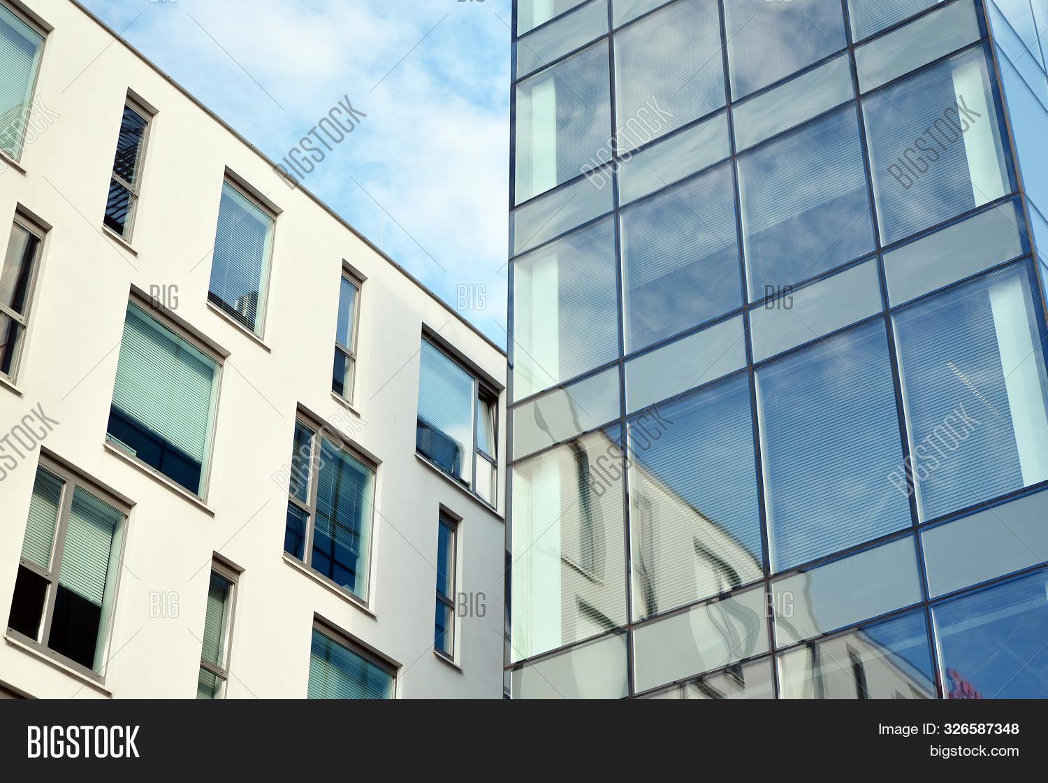 Windows Modern Image & Photo (Free Trial) | Bigstock