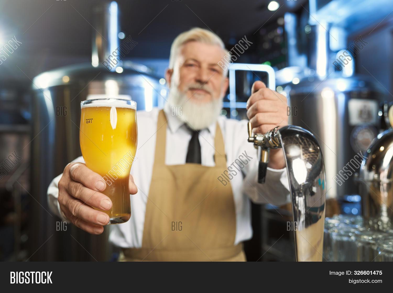 Imagen y foto Bearded Bartender (prueba gratis) | Bigstock