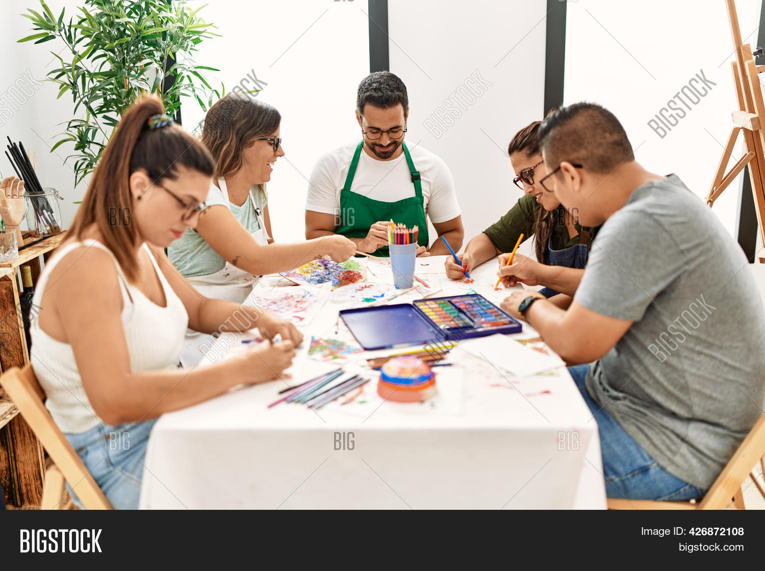 Bild och foto med Group Draw (kostnadsfritt prov) | Bigstock