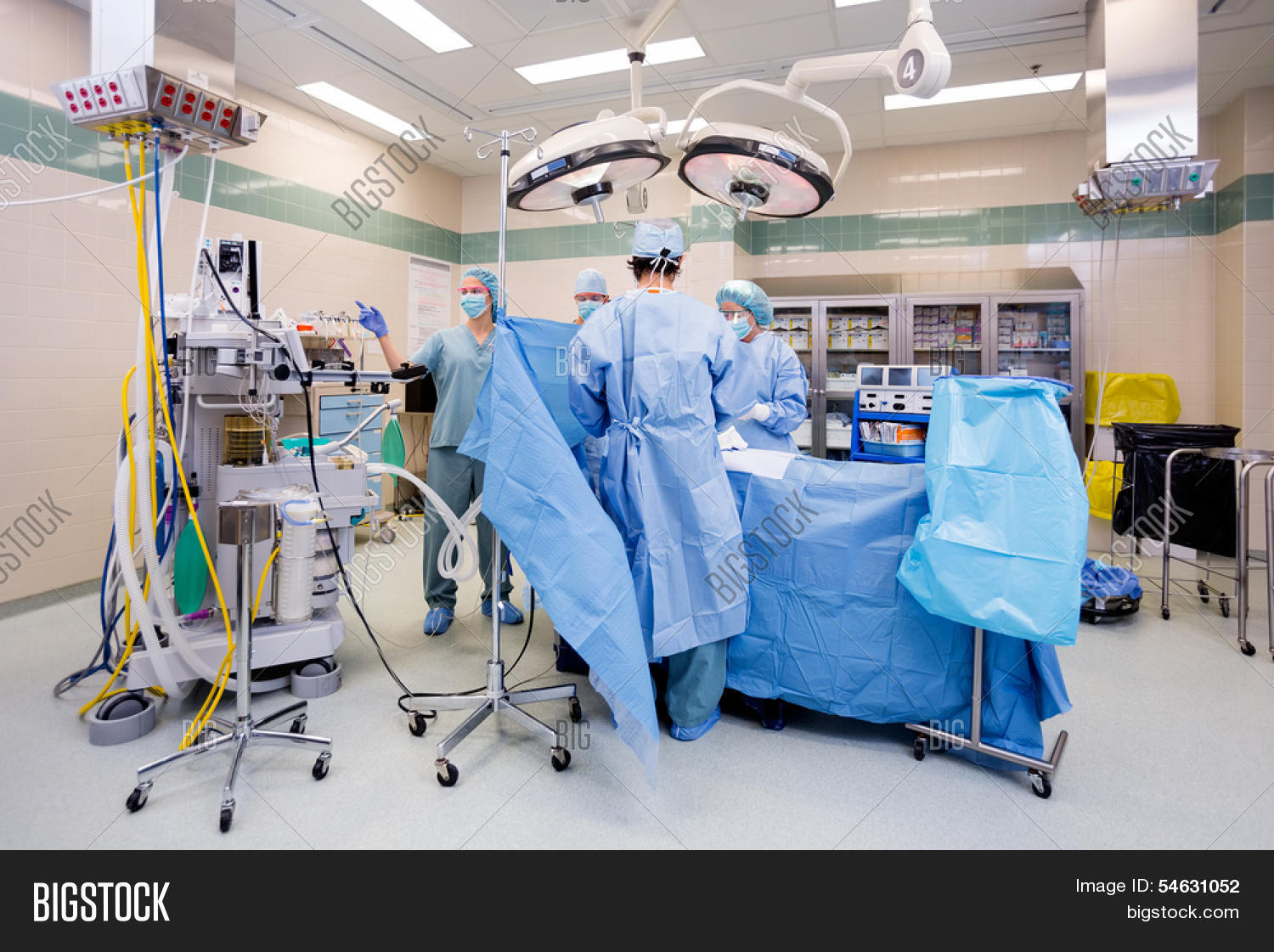 Surgical Team Image & Photo (Free Trial) | Bigstock