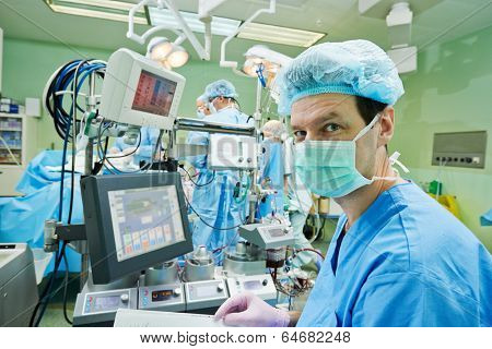Surgery Assistant Image & Photo (Free Trial) | Bigstock