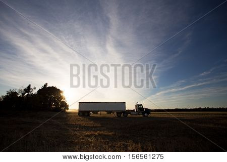 Semi Truck Grain Image & Photo (Free Trial) | Bigstock