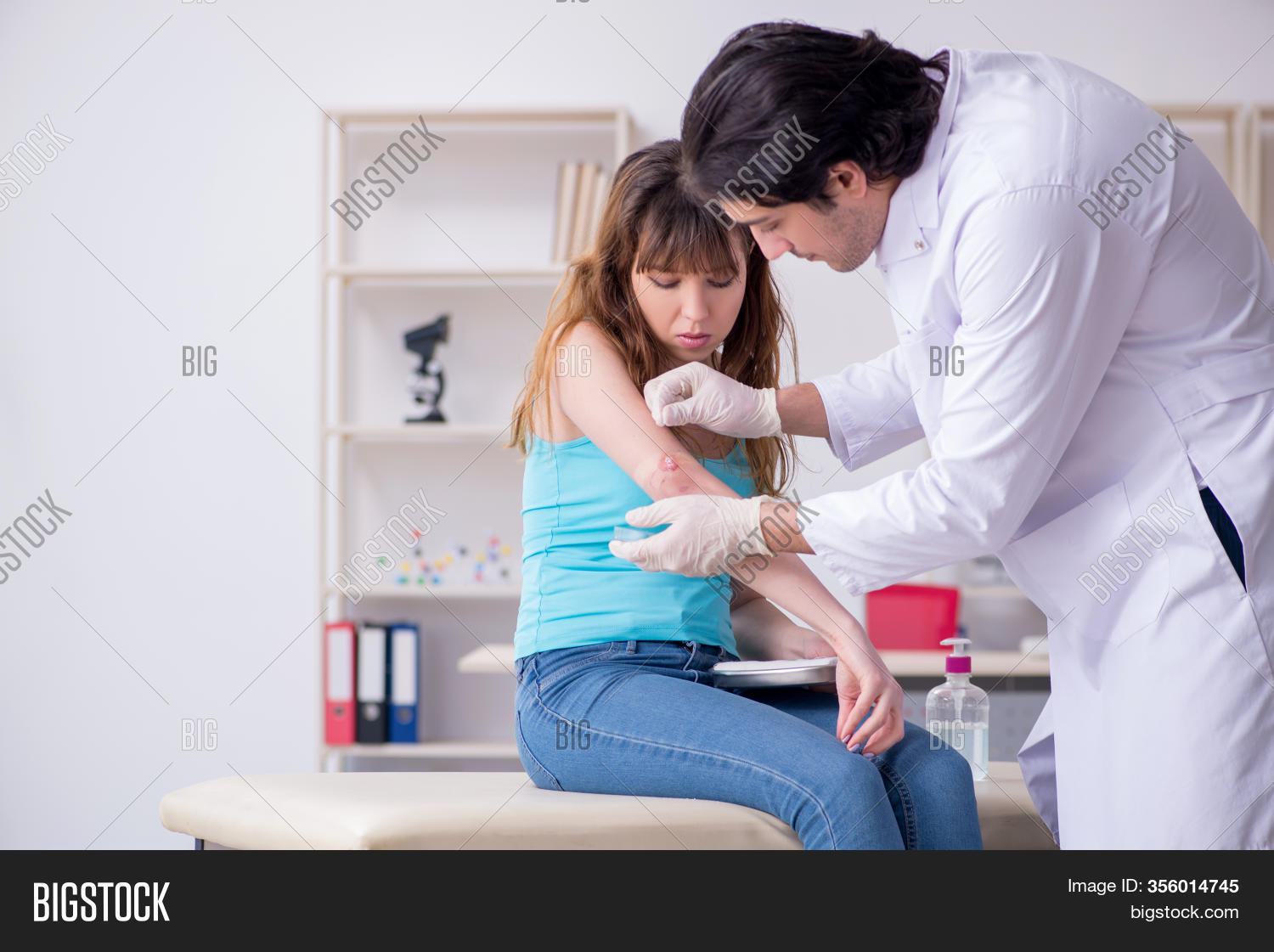 Young Arm Injured Image & Photo (Free Trial) | Bigstock