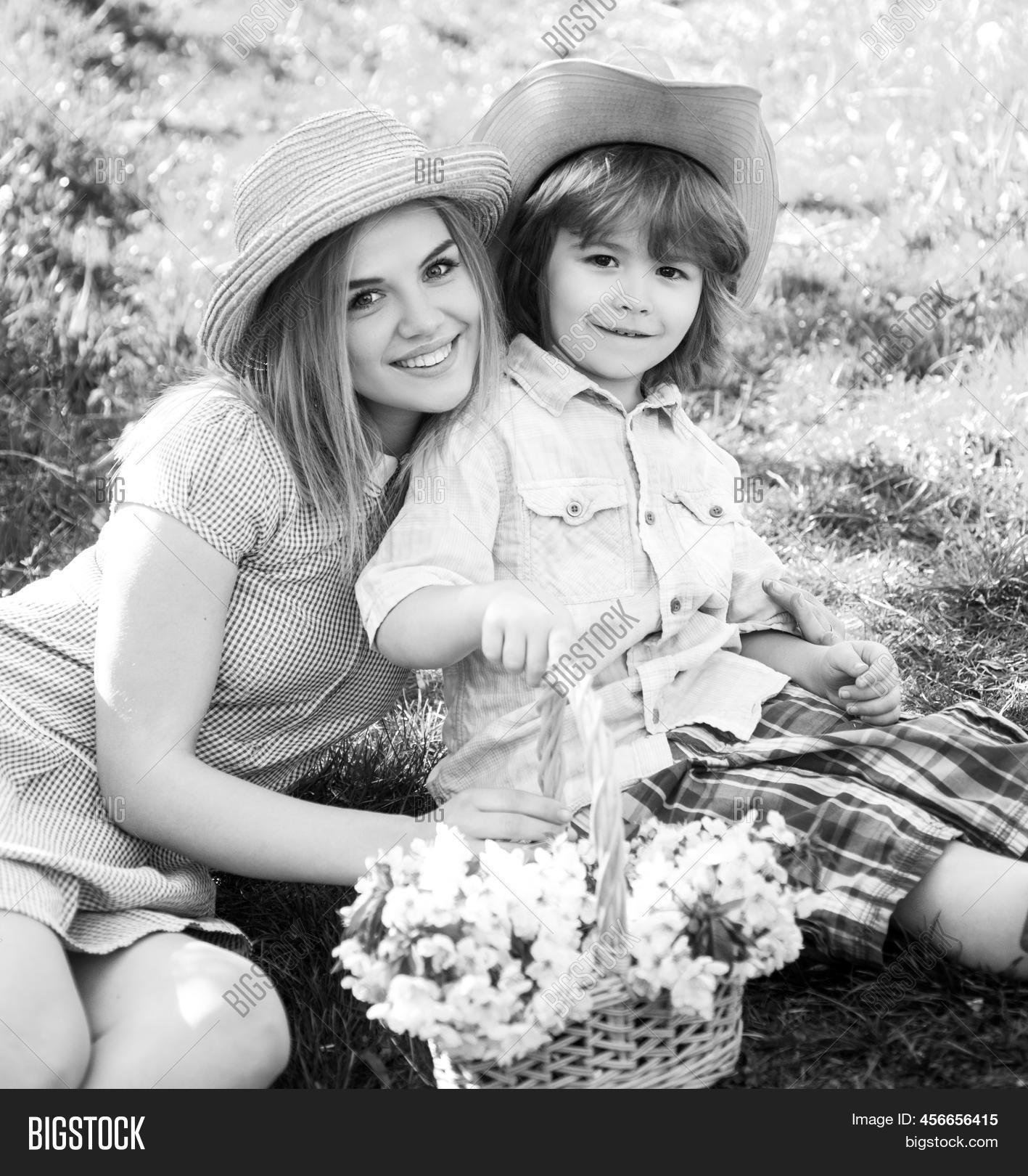 Family Mother Child Image & Photo (Free Trial) | Bigstock