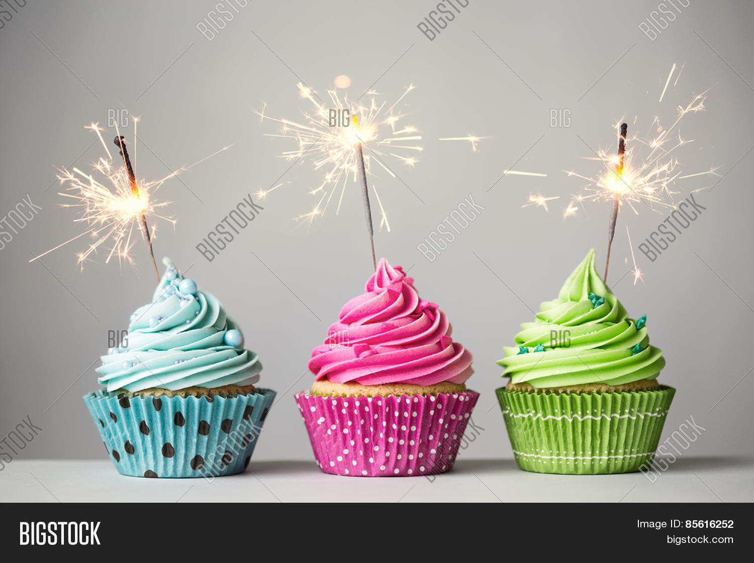Row Three Cupcakes Image & Photo (Free Trial) | Bigstock