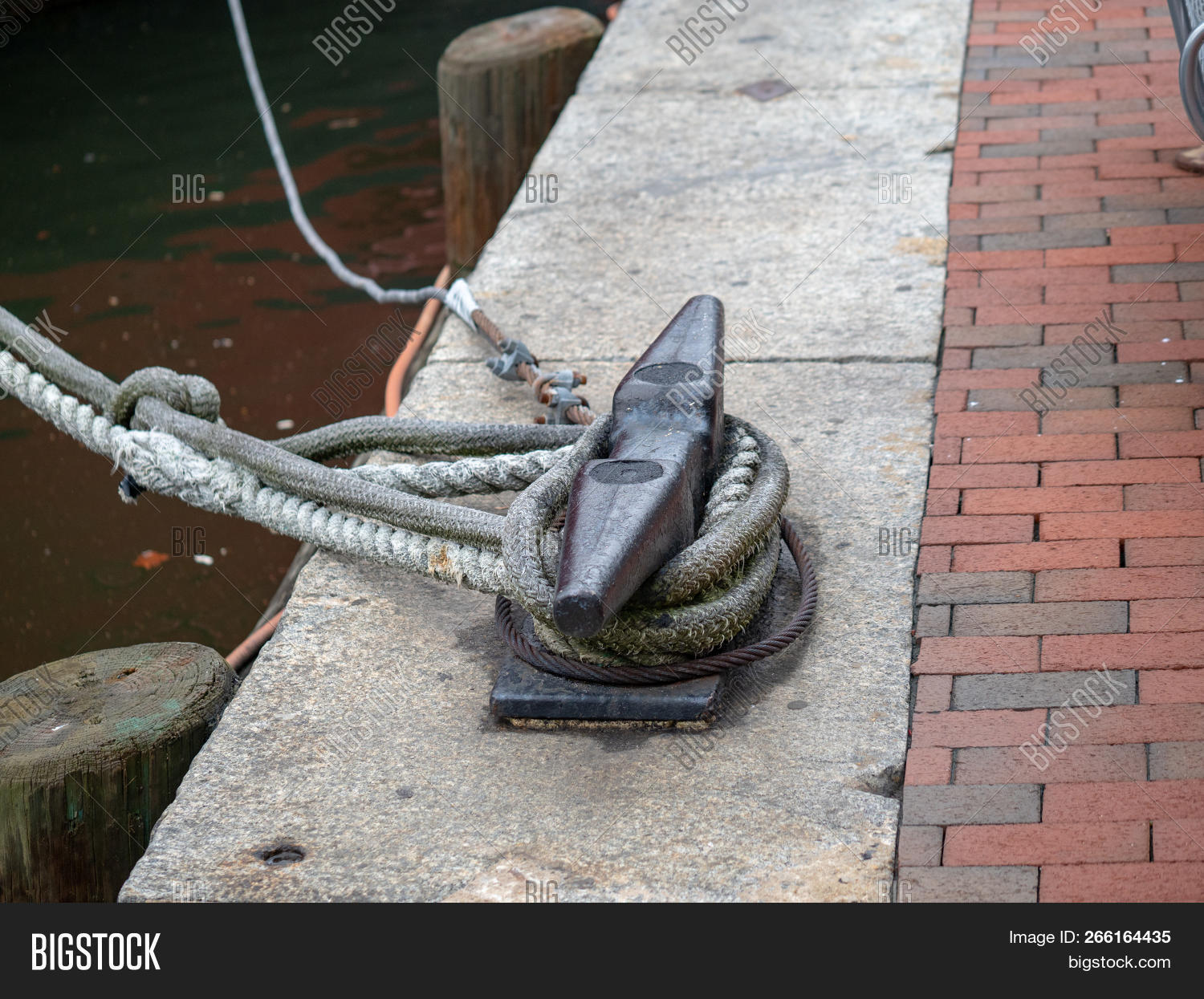 Ropes Boat Tied Cleat Image & Photo (Free Trial) | Bigstock