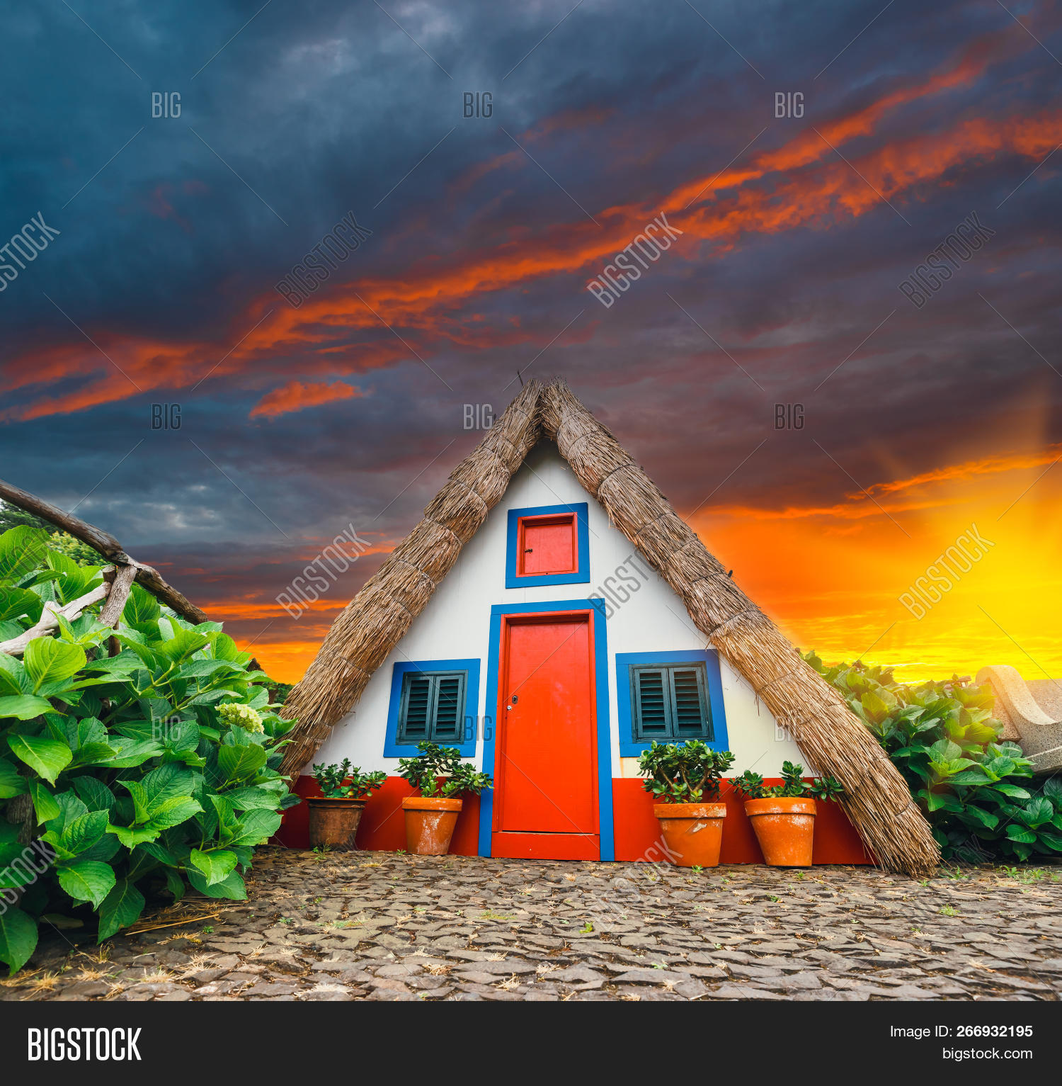 Traditional Triangle Image & Photo (Free Trial) | Bigstock