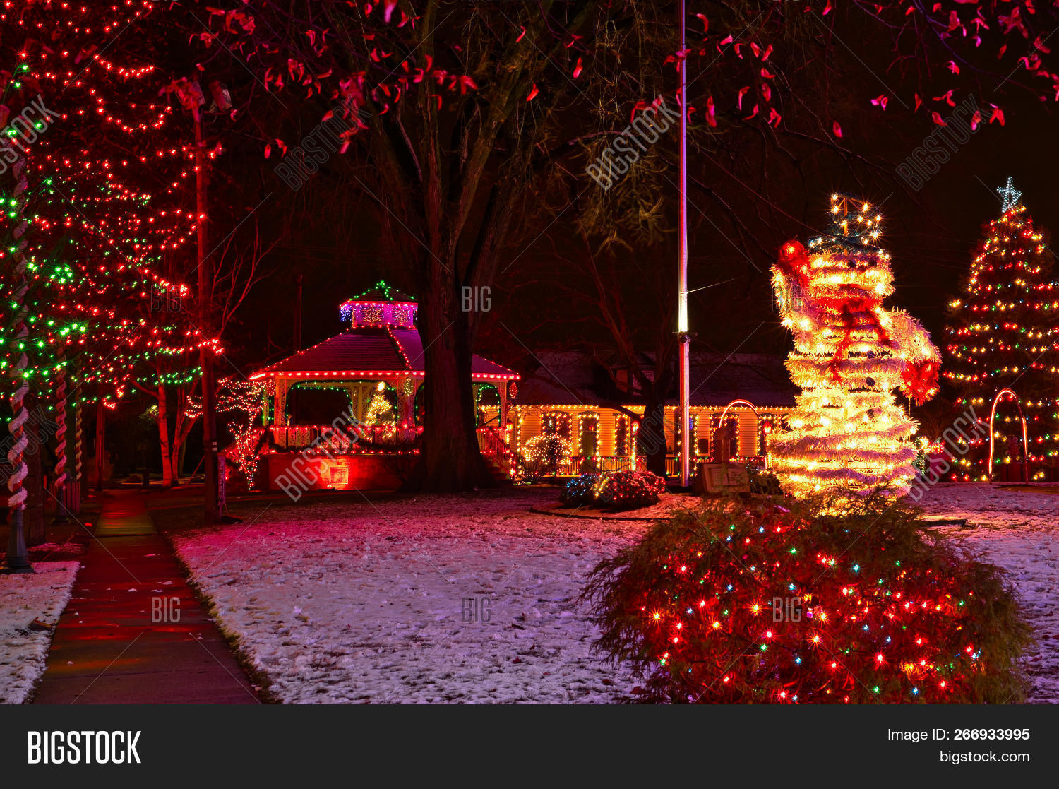 Small-town Christmas Image & Photo (Free Trial) | Bigstock