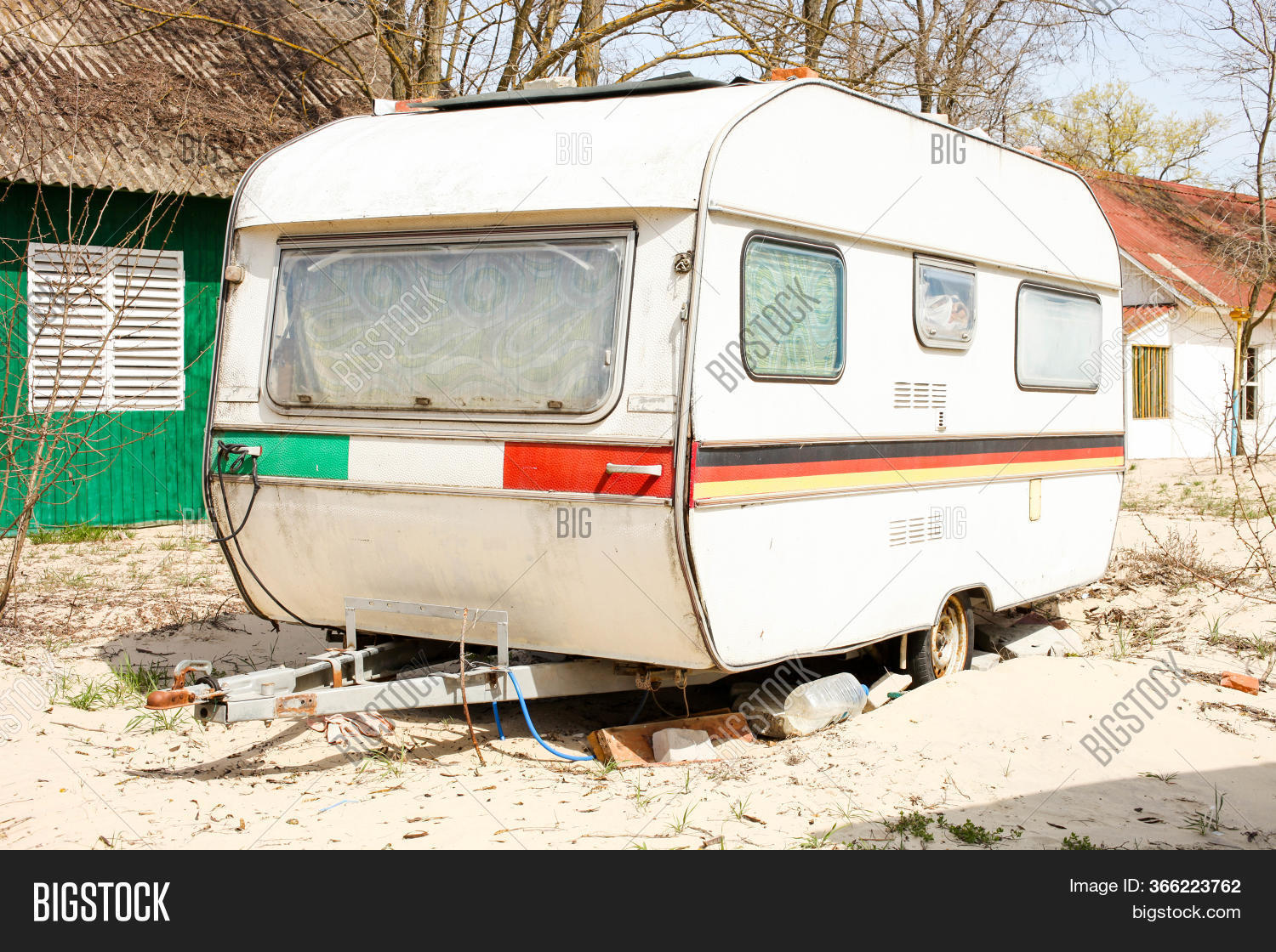Abandoned Trailer Image & Photo (Free Trial) | Bigstock