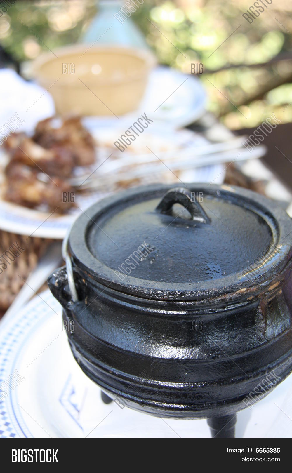 Black Small Potjiekos Image & Photo (Free Trial) | Bigstock