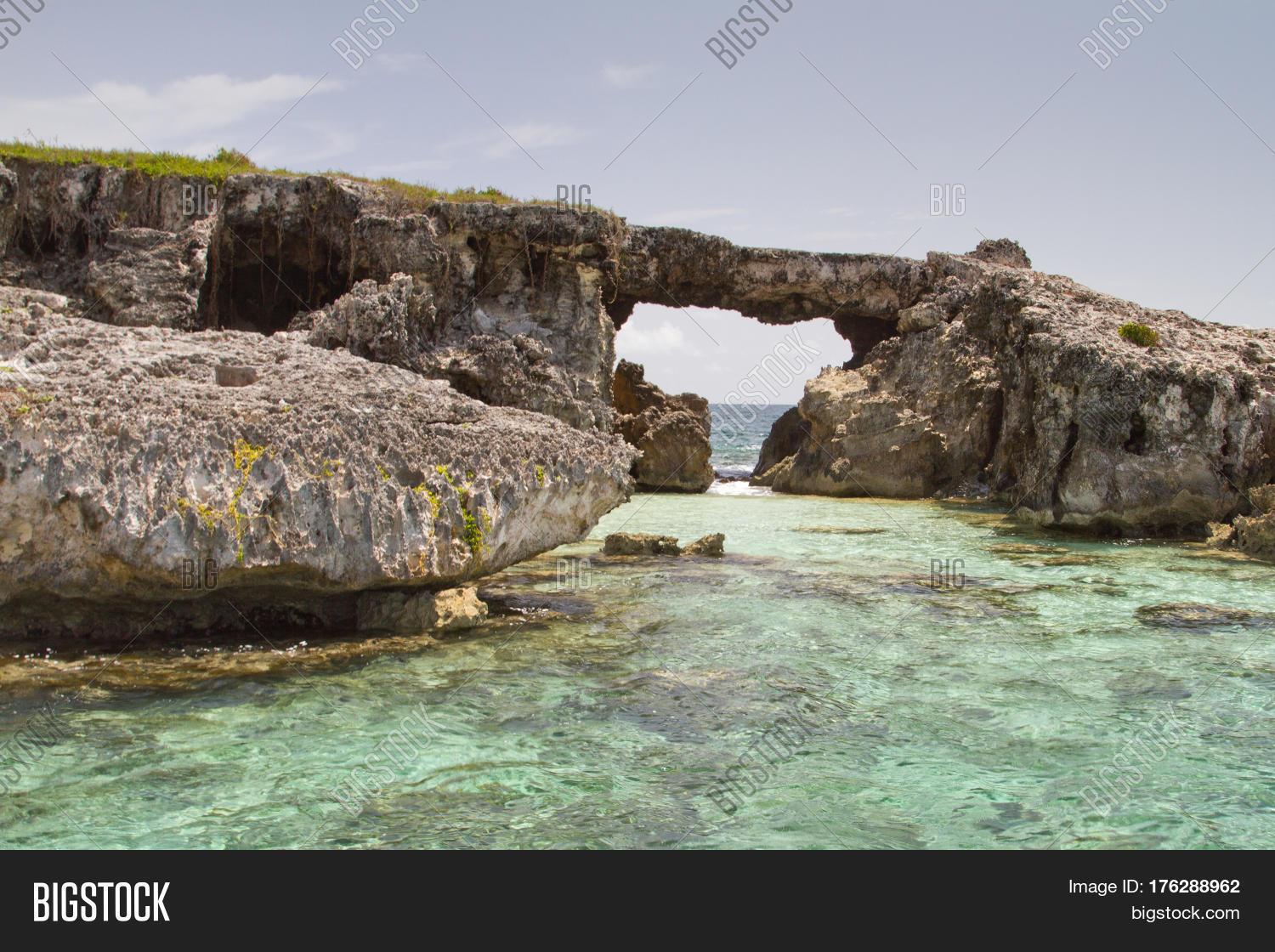 Hell's Gate Island Image & Photo (Free Trial) | Bigstock