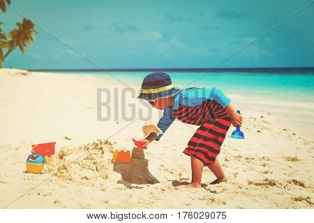 Little Boy Play Sand Image & Photo (Free Trial) | Bigstock