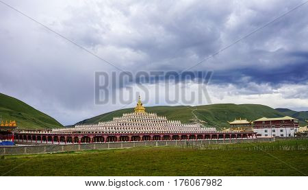 Yarchen Gar Monastery Image & Photo (Free Trial) | Bigstock