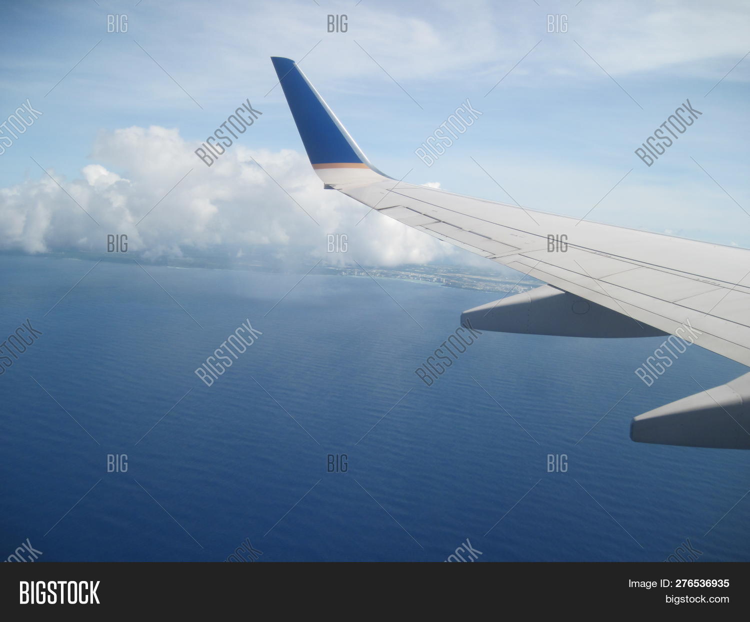 Left Air Plane Wing Image & Photo (Free Trial) | Bigstock