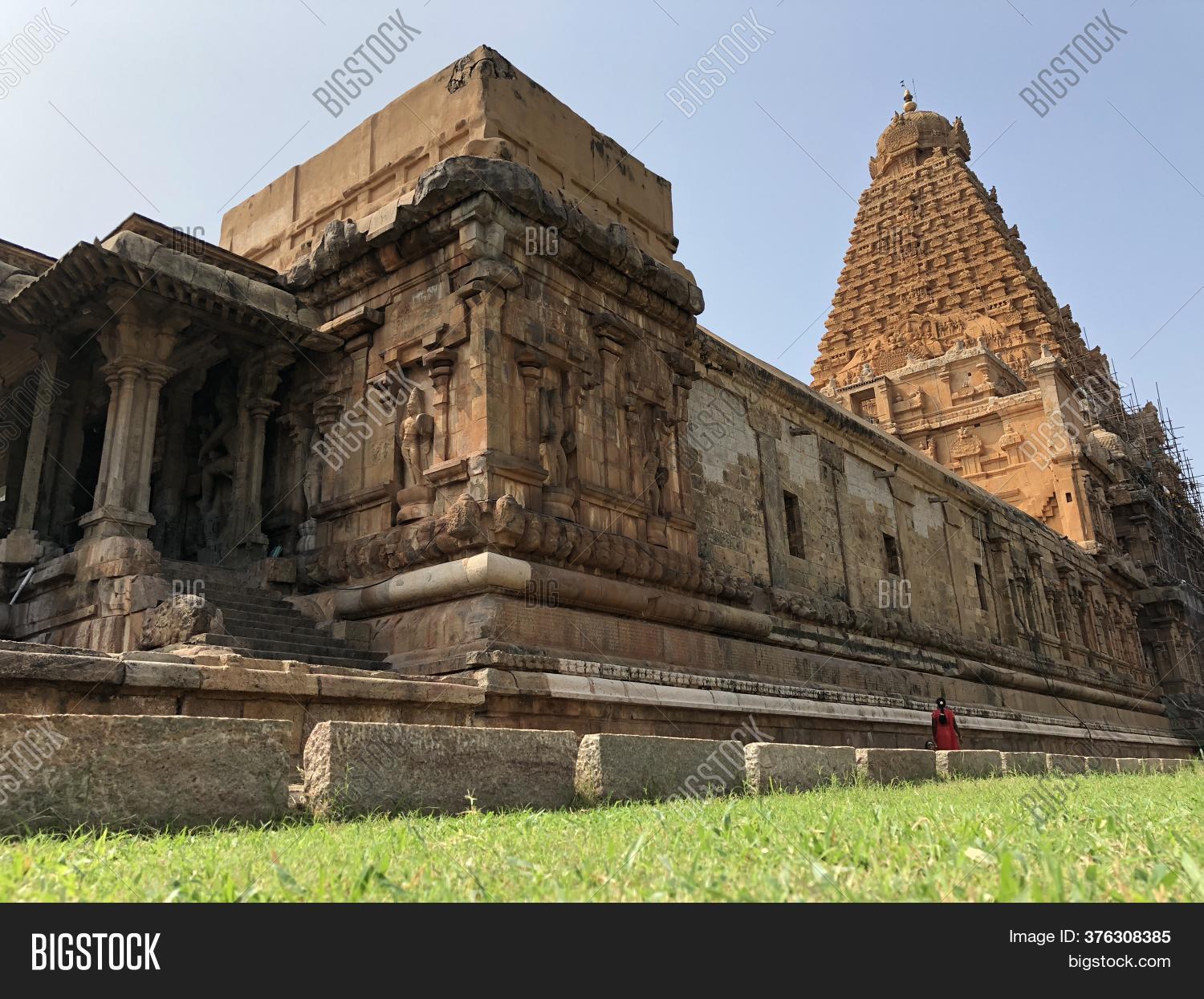 Brihadeeswarar Temple Image & Photo (Free Trial) | Bigstock