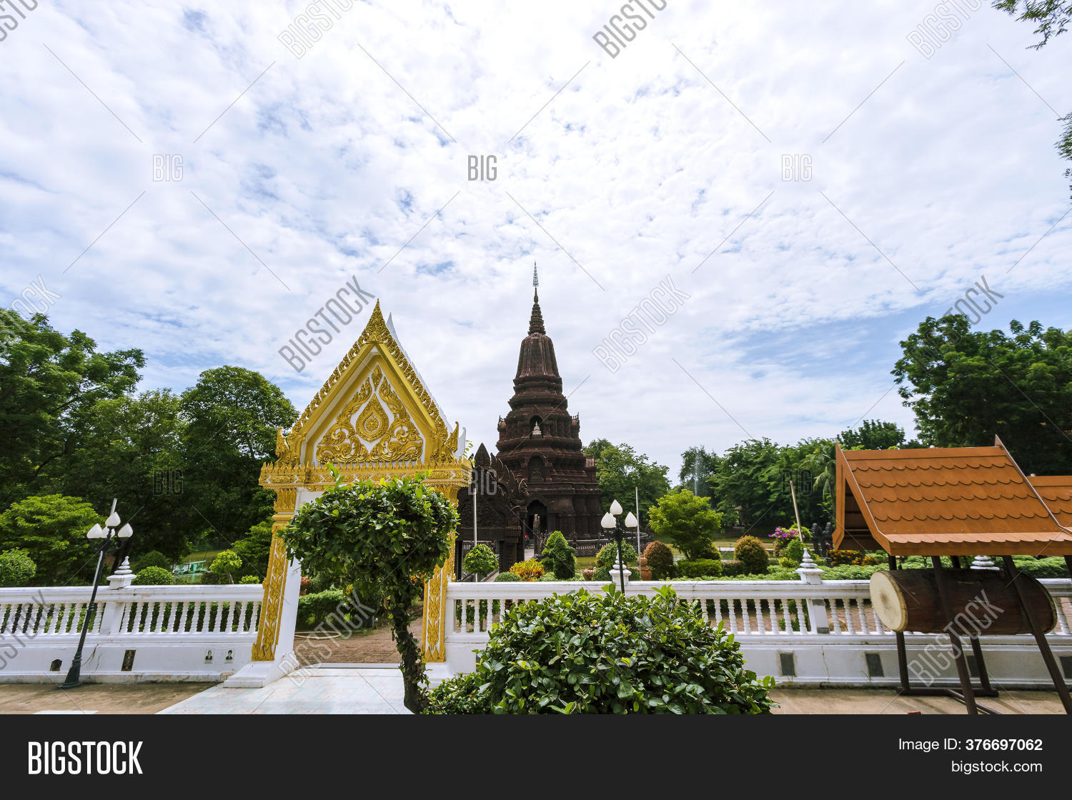 Beautiful Chedi Image & Photo (Free Trial) | Bigstock