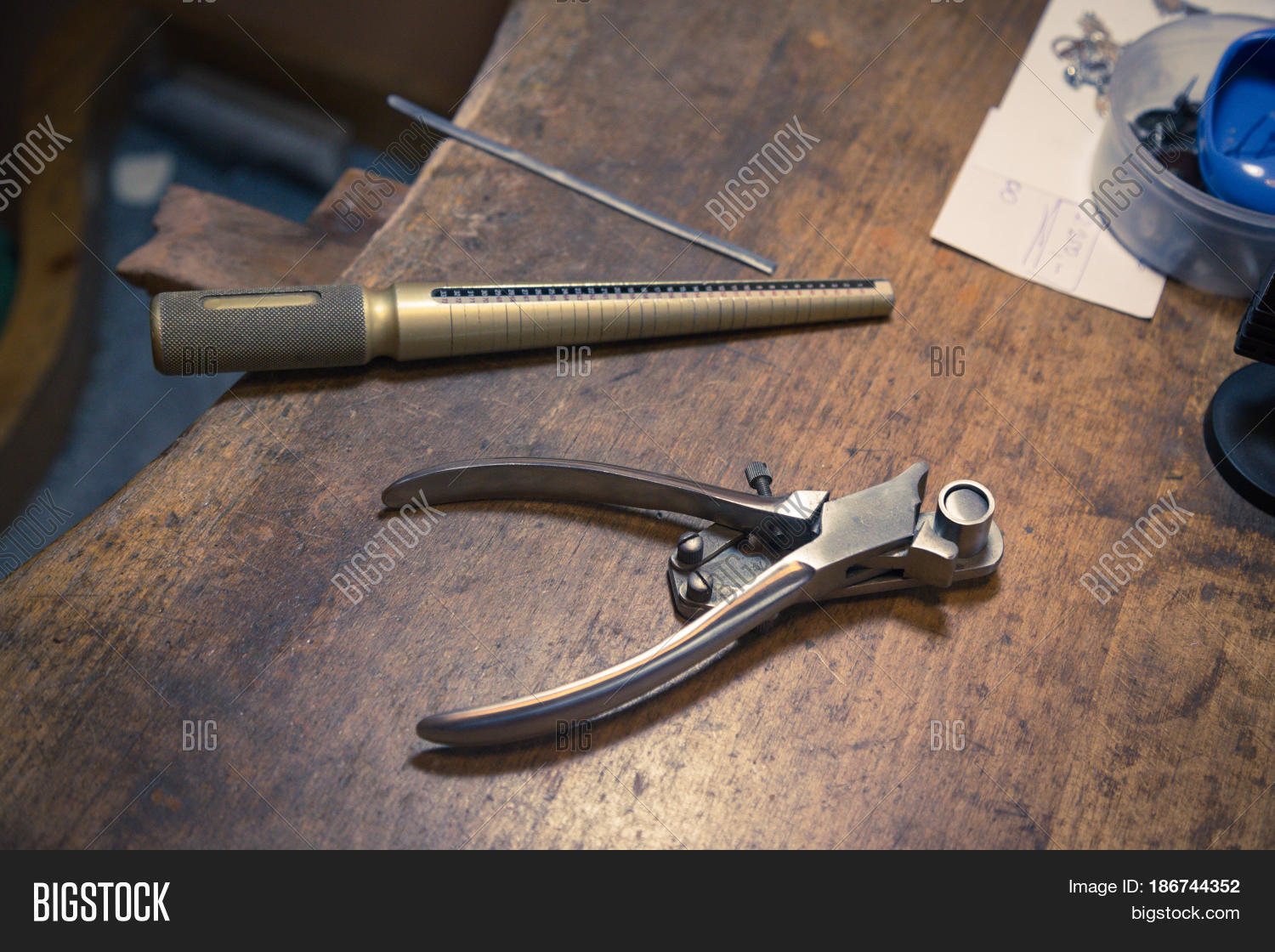 Tools That Goldsmith Image & Photo (Free Trial) | Bigstock