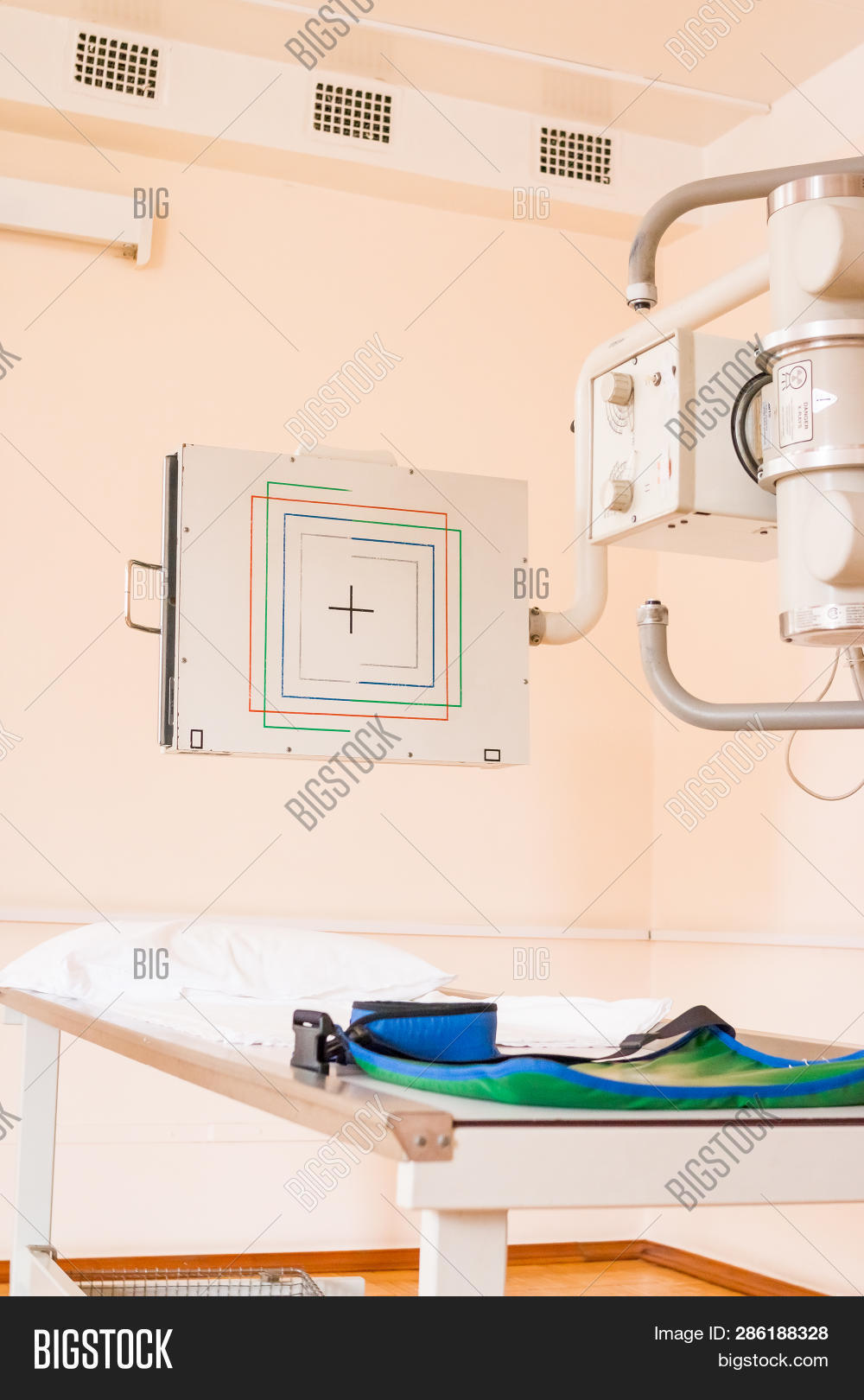 Medical Linear Image & Photo (Free Trial) | Bigstock