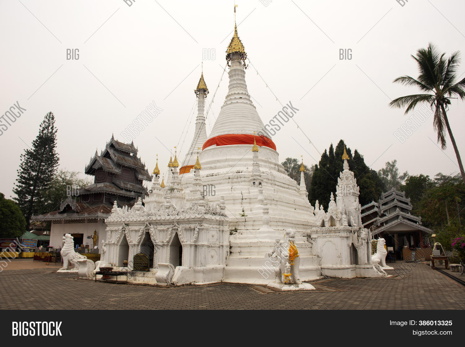 Stupa Chedi Buddha Image & Photo (Free Trial) | Bigstock
