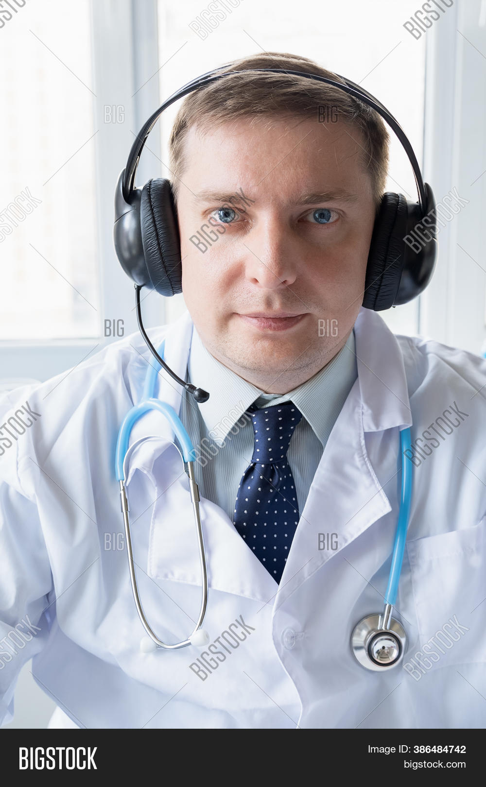 Doctor Headset Speaks Image & Photo (Free Trial) | Bigstock