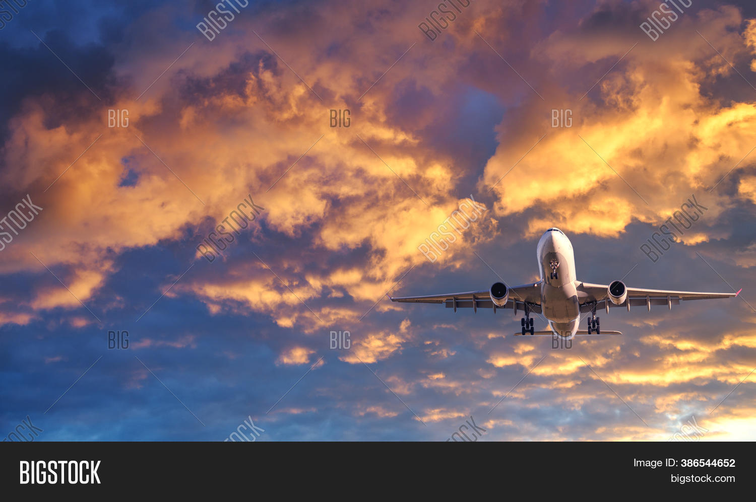 Airplane Flying Image & Photo (Free Trial) | Bigstock