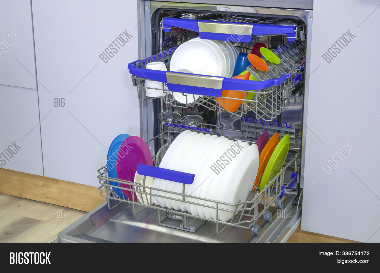 Dishware (plates) Image & Photo (Free Trial) | Bigstock