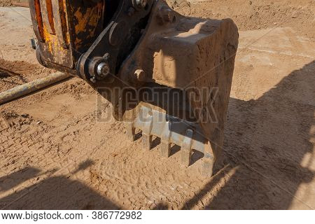 Dig Images, Illustrations & Vectors (Free) - Bigstock