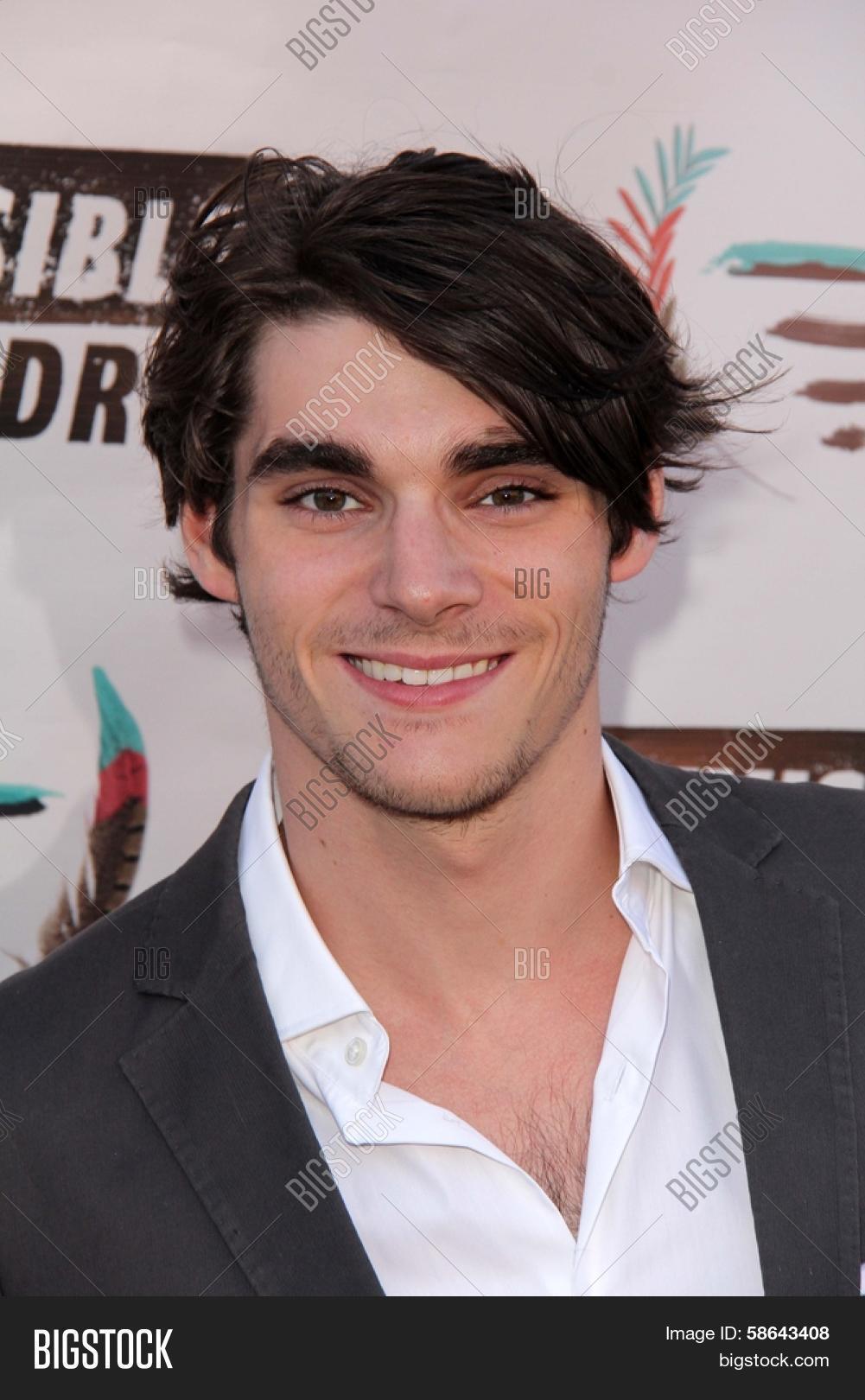 RJ Mitte Invisible Image & Photo (Free Trial) | Bigstock