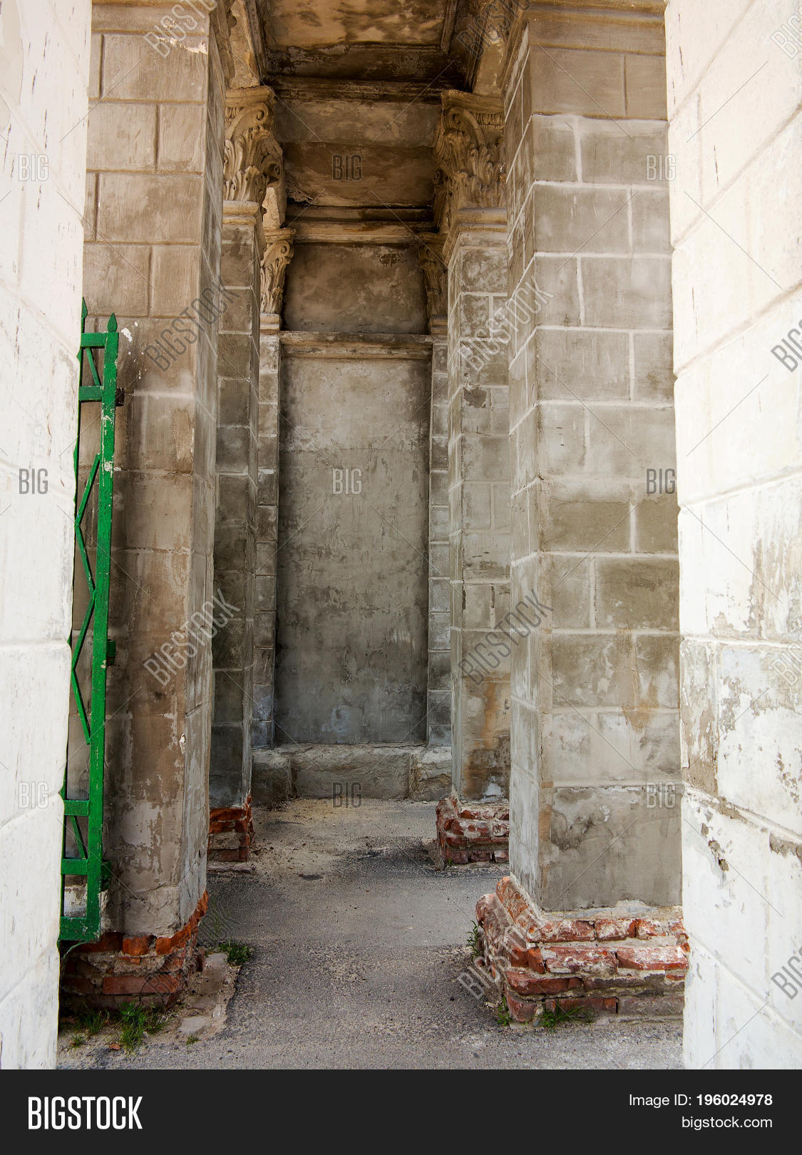 Old Crumbling Columns Image & Photo (Free Trial) | Bigstock