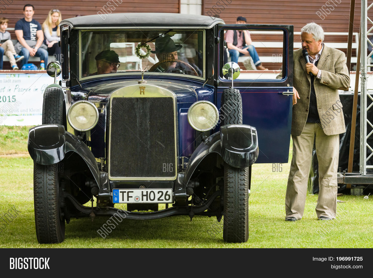 PAAREN IM GLIEN Image & Photo (Free Trial) | Bigstock