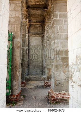 Old Crumbling Columns Image & Photo (Free Trial) | Bigstock