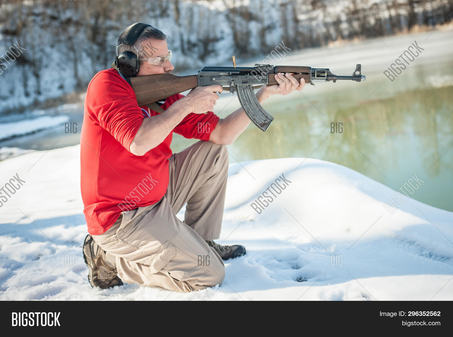 Imagen y foto Civilian Crouching (prueba gratis) | Bigstock