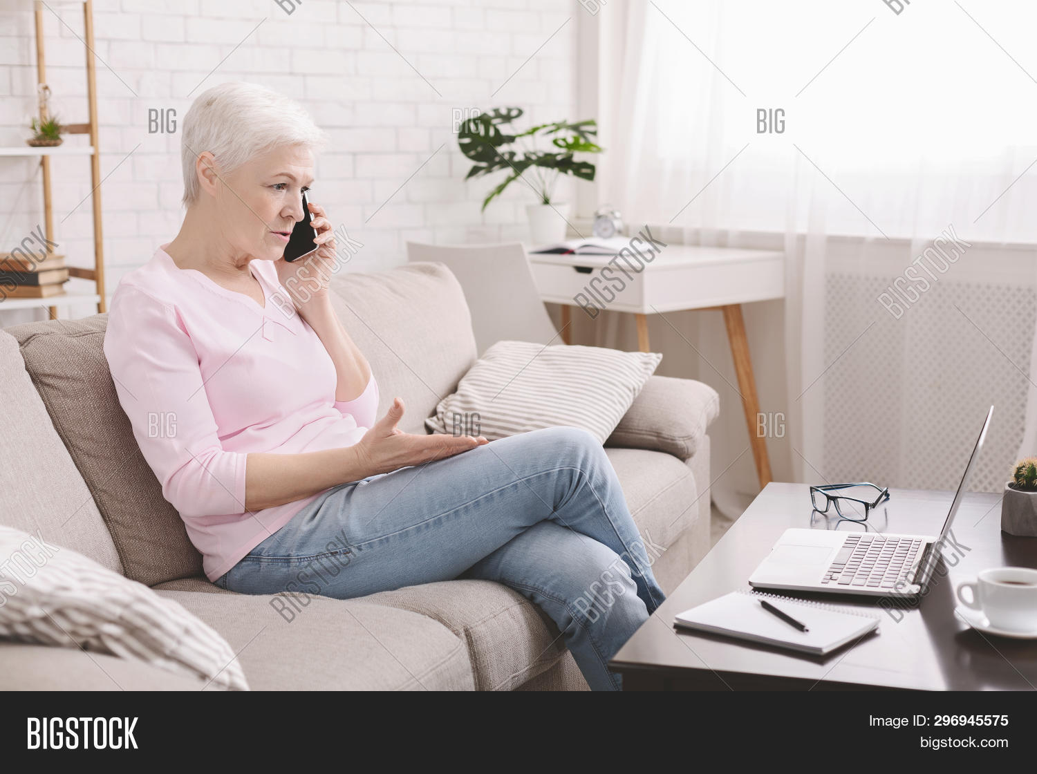 Call Customer Support Image & Photo (Free Trial) | Bigstock