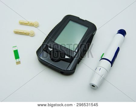 Set Glucose Meter Image & Photo (Free Trial) | Bigstock