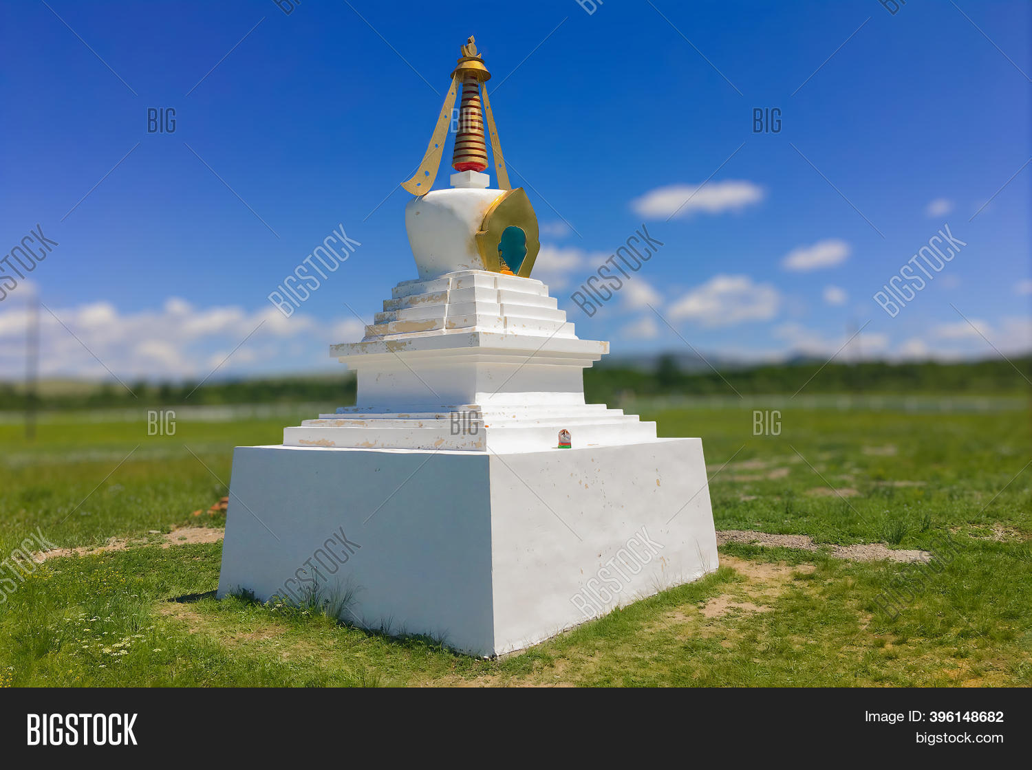White Buddhist Stupa Image & Photo (Free Trial) | Bigstock