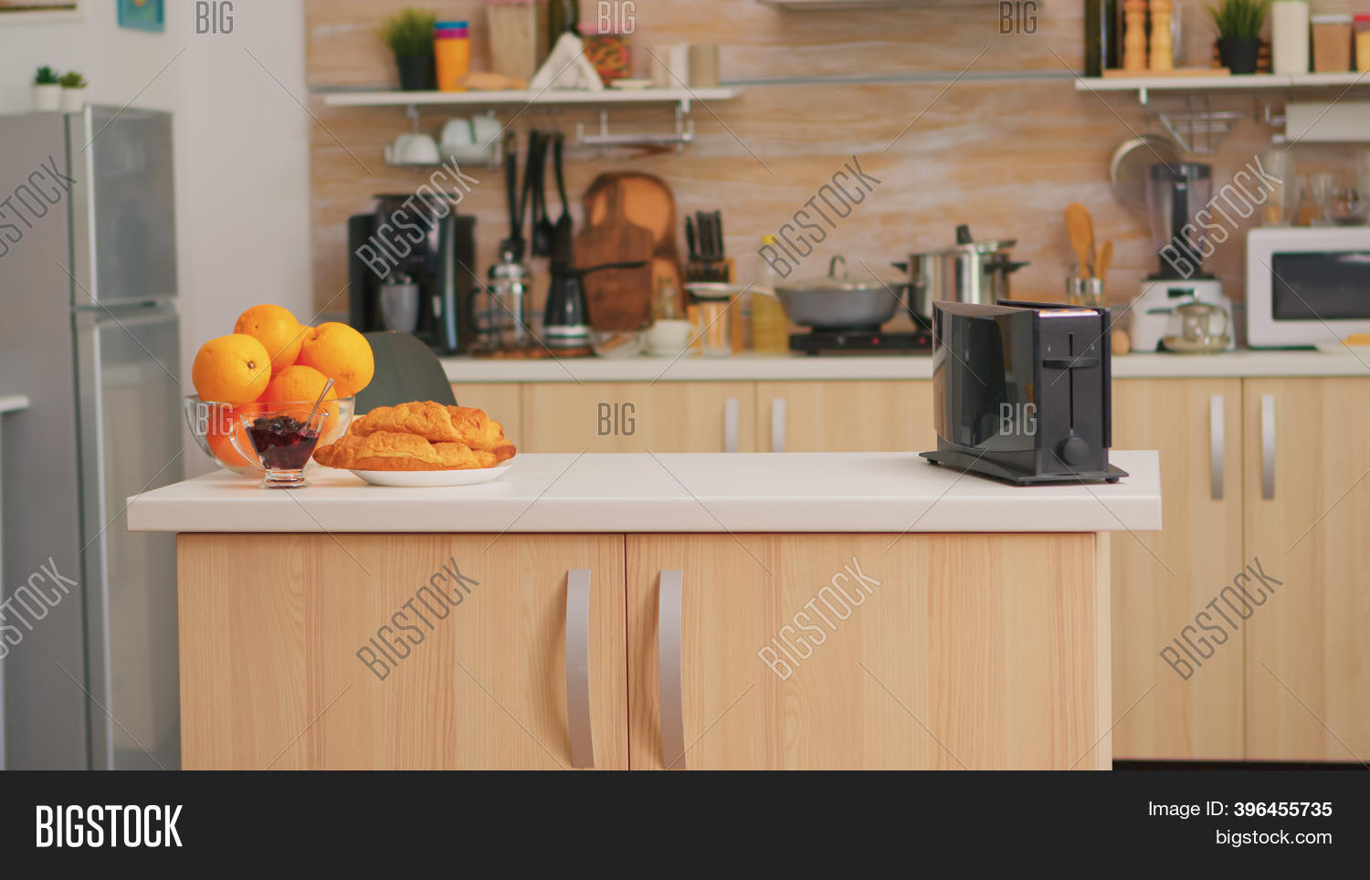 Bread Toaster Kitchen Image & Photo (Free Trial) | Bigstock