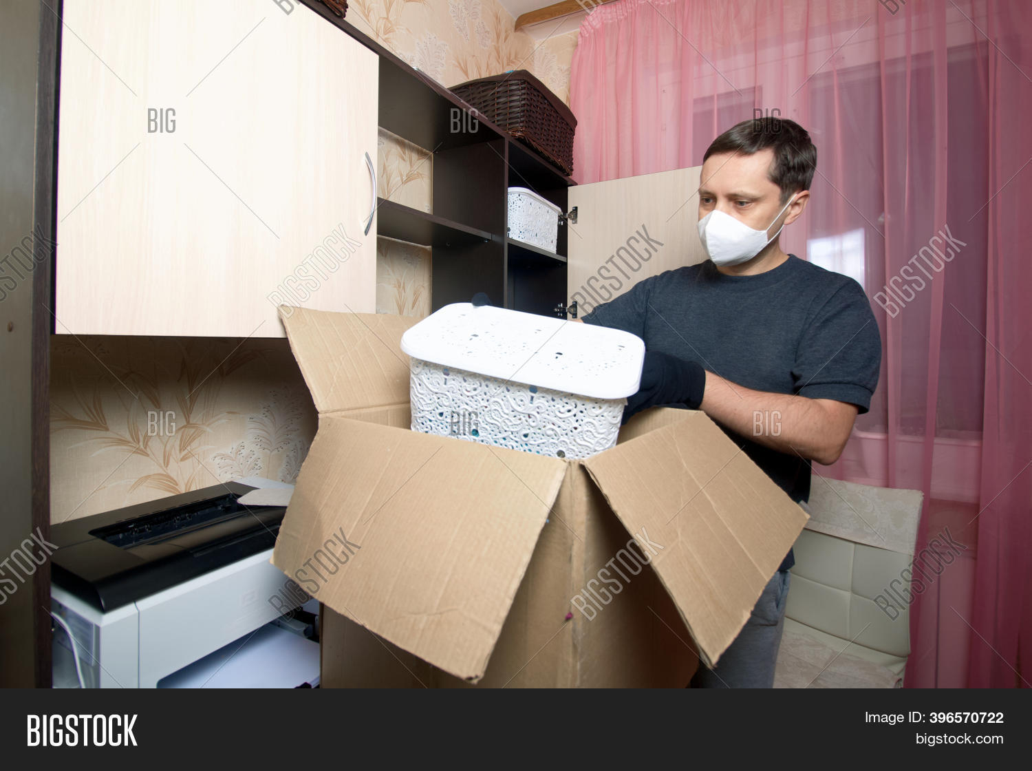 Man Takes Boxes Off Image & Photo (Free Trial) | Bigstock