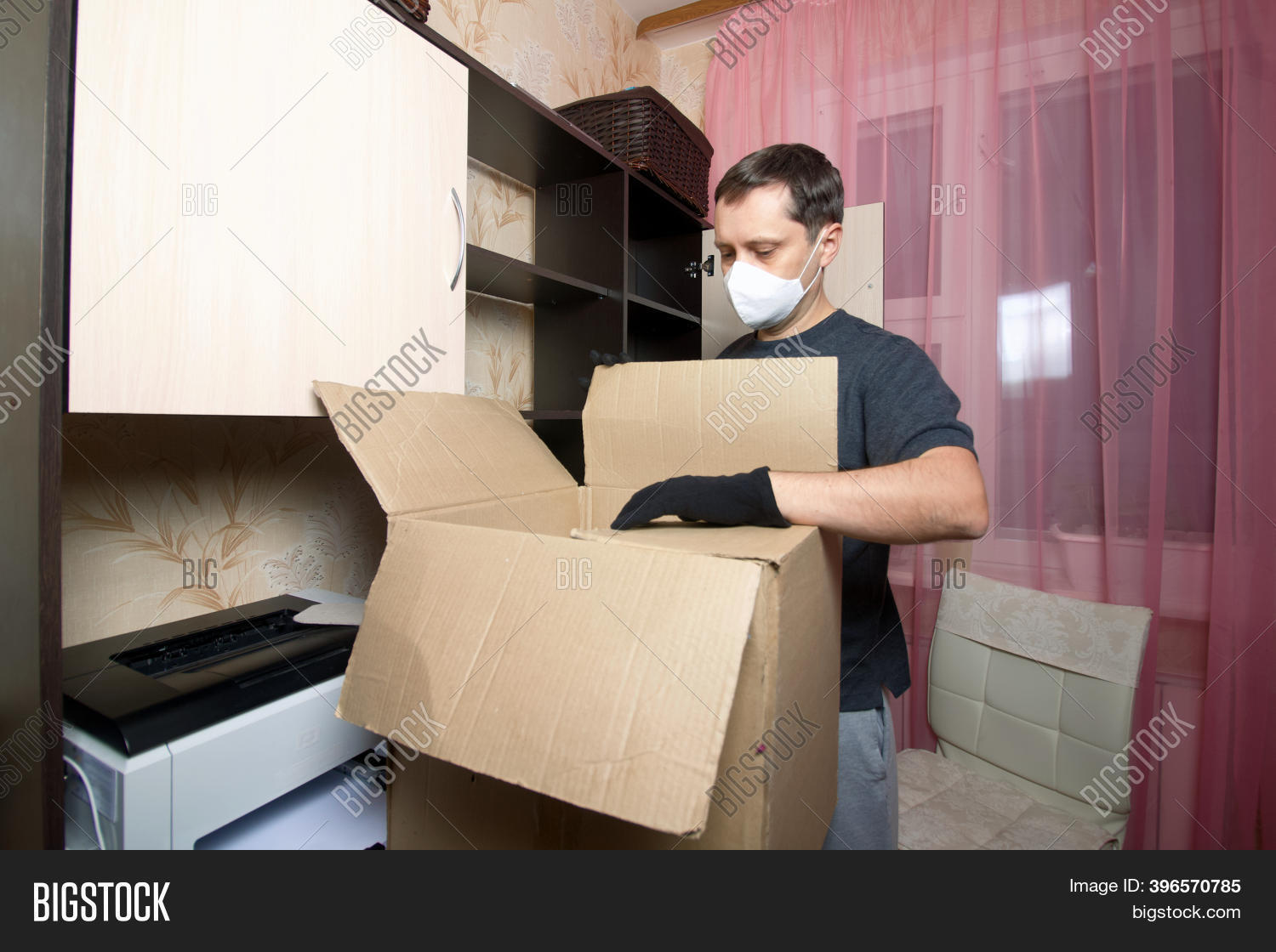 Man Takes Boxes Off Image & Photo (Free Trial) | Bigstock