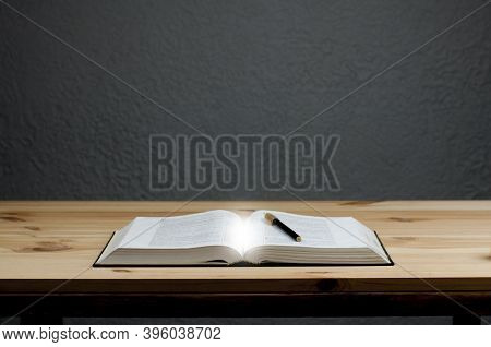 Open Bible Book Pen On Image & Photo (Free Trial) | Bigstock